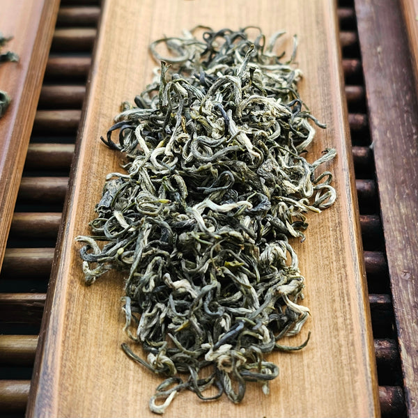 New 2025 Dongting Pi Lo Chun (Bi Lo Chun) Green Tea – The Chinese Tea Shop